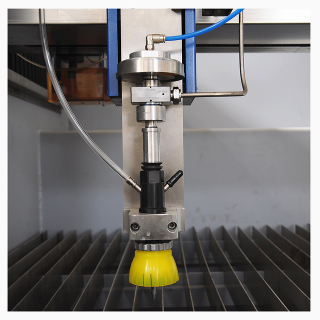 Fully enclosed mini water jet cutting machine - YC WATERJET